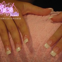 Foto Ricostruzione Unghie con French Bianca | Pics Nails